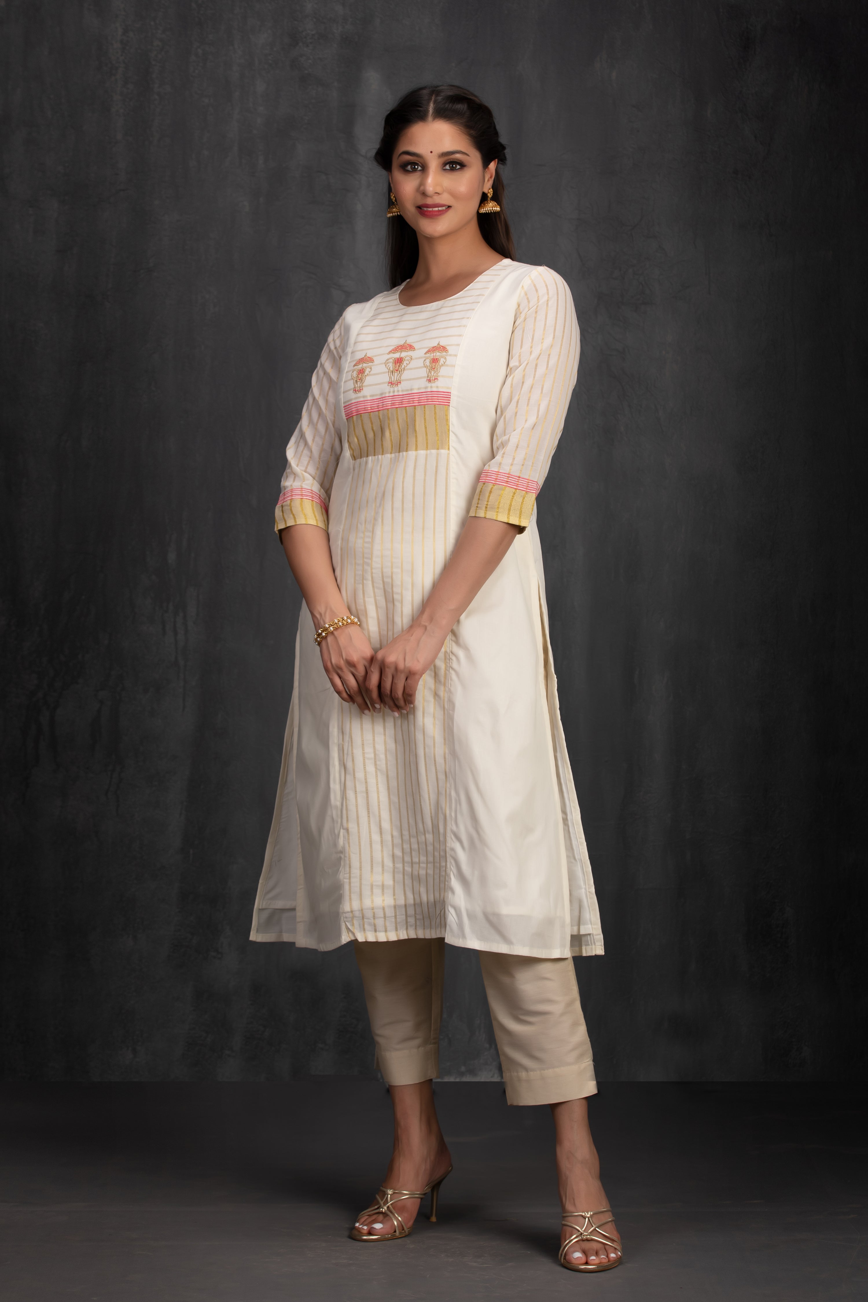 Off-White Mulmul Cotton Kurta with Muthukkuda Golden Thread Work ...